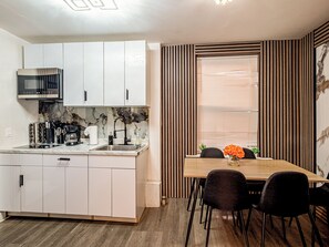 Apartamento em Condomínio Fechado, 3 quartos | Cozinha privada