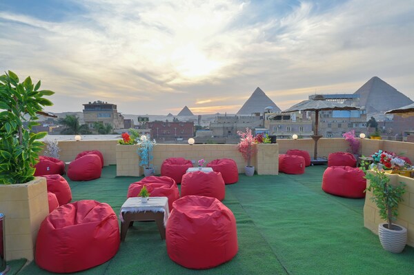 Pyramids Crest Hotel - Egypt