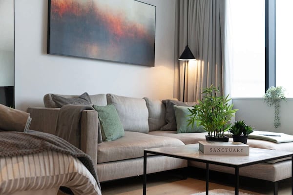 Amazing Location For Couples With Gym And Pool - Manchester
