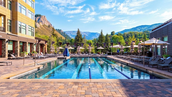 Riverfront Perch By Avantstay Balcony + Resort Pool River + Mtn Views - Sylvan Lake State Park, Eagle