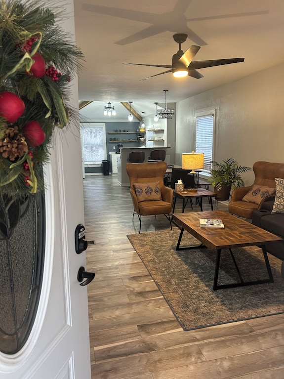 Historical 1920s 2-bedroom, 3-bath House In Charming Excelsior Springs With Ac - Kearney, MO