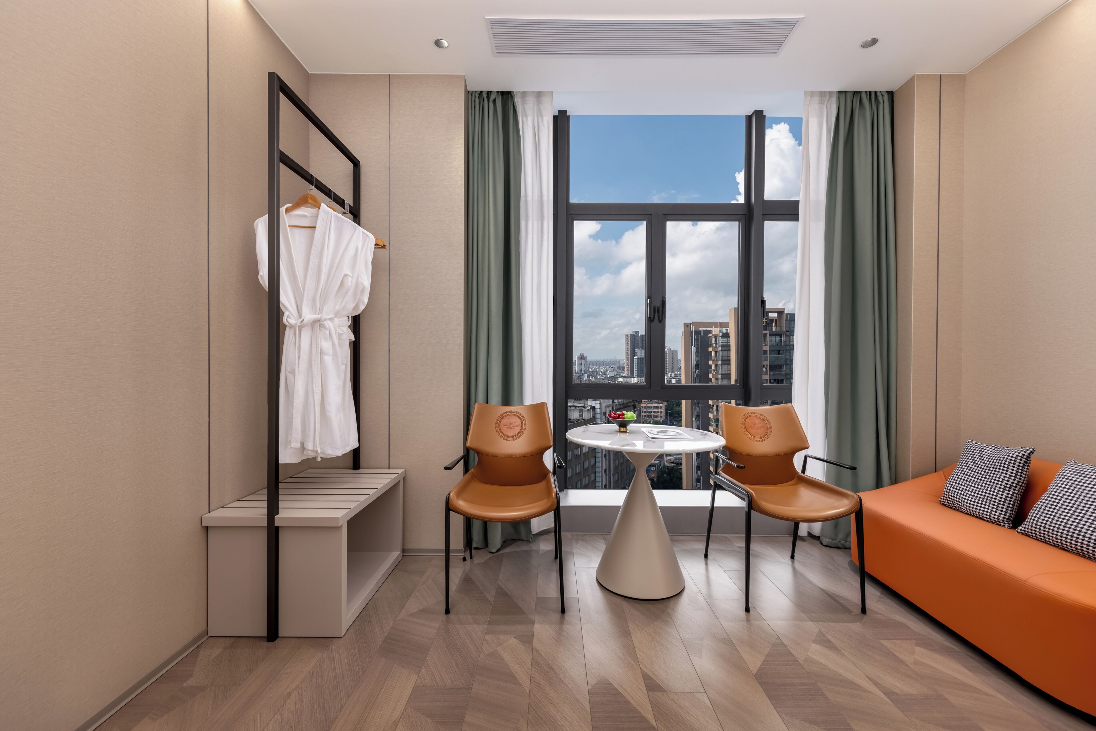 Quarto Duplo Comfort, Vista para a cidade | Interior