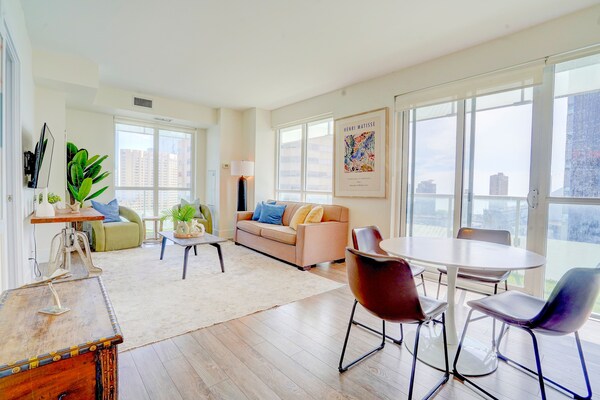 The Edison - 2 Bedroom Suite - Toronto