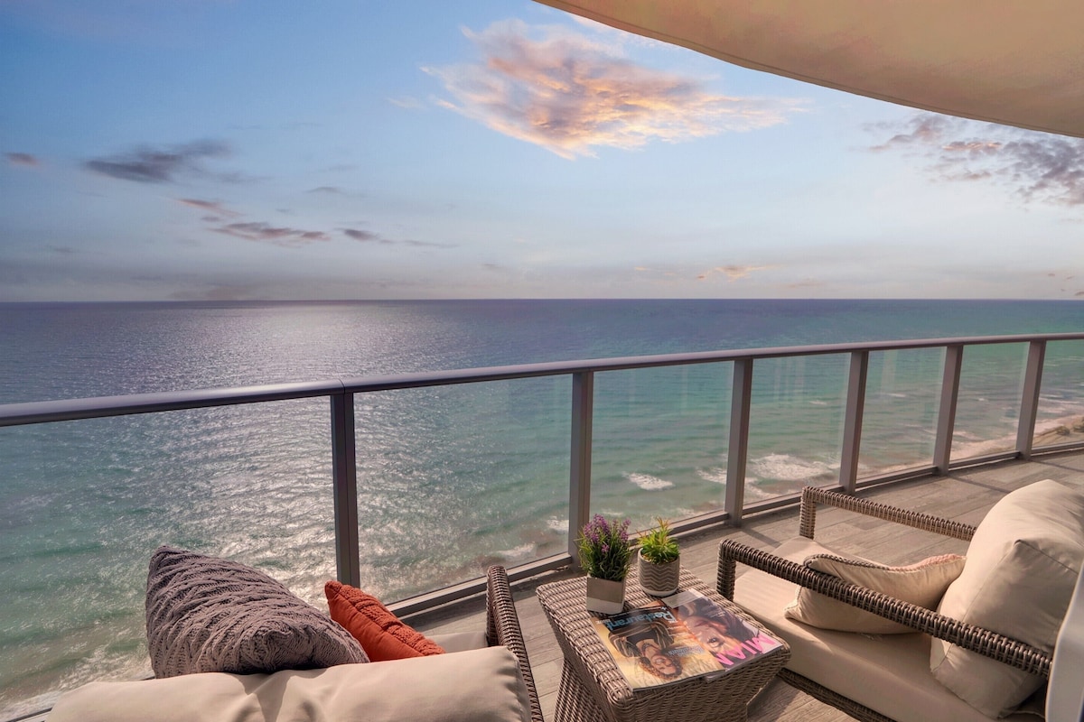 Apartamento de Luxo em Condomínio Fechado, 3 quartos, em frente à praia | Varanda