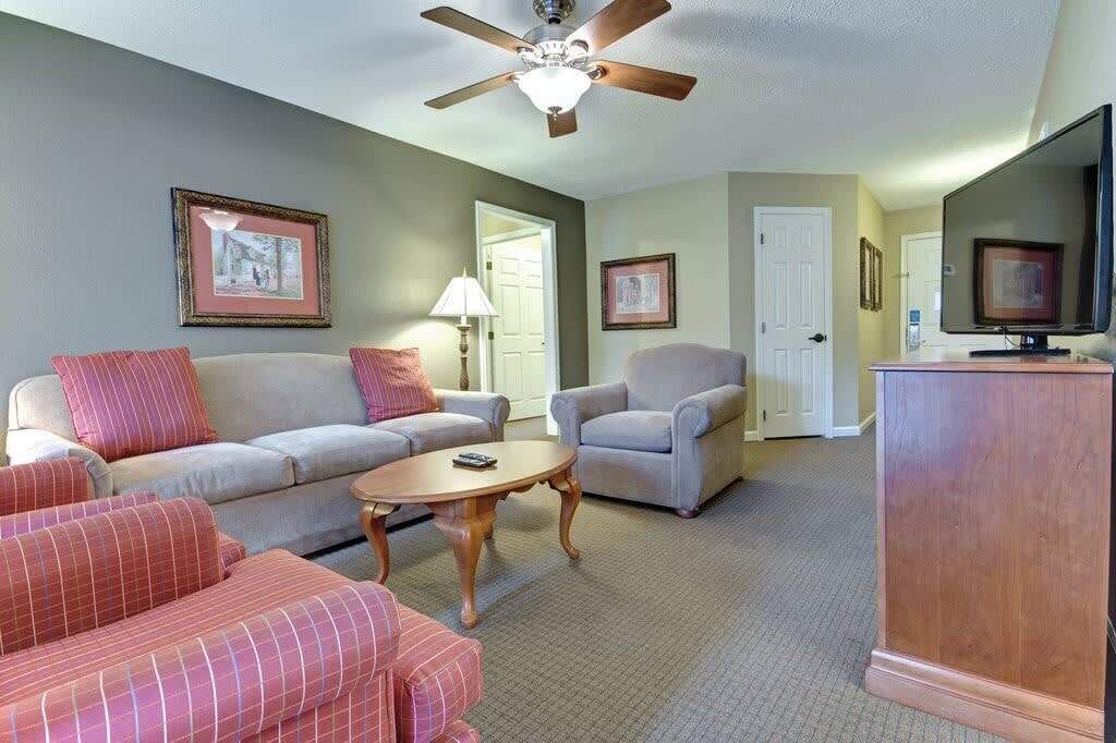 Wyndham Kingsgate | Two 2br Suites Sleeps 12! - Williamsburg, VA