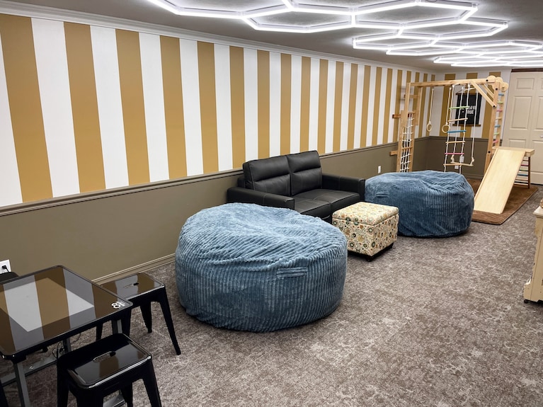 Hot Tub | 2 Game Rooms | Indoor Playground | 17ppl - Notre Dame, IN