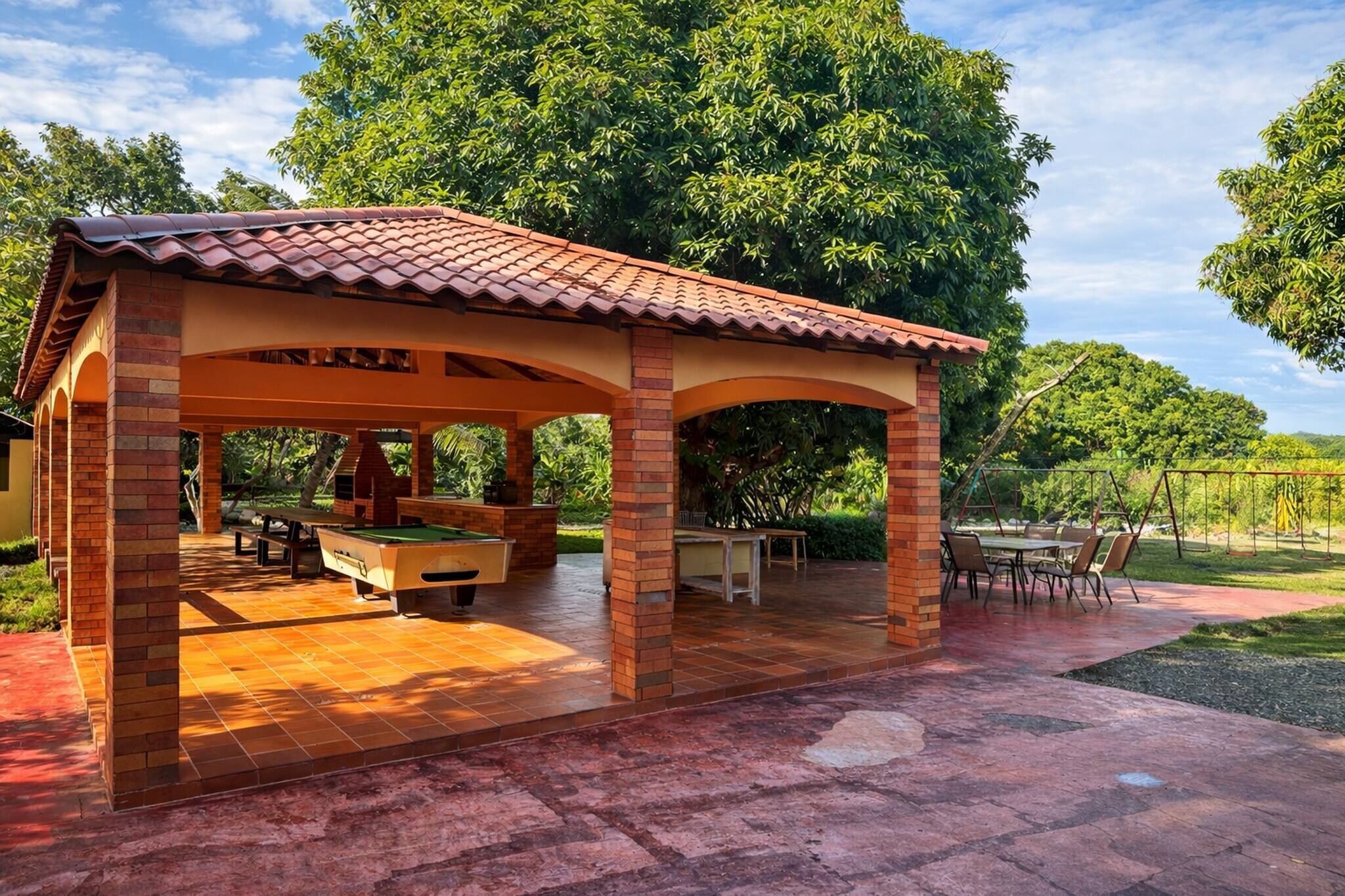 Casa, 5 quartos, para fumantes, piscina particular | Opções para refeição ao ar livre