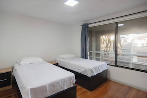 Apartamento, 2 quartos, varanda | 3 quartos