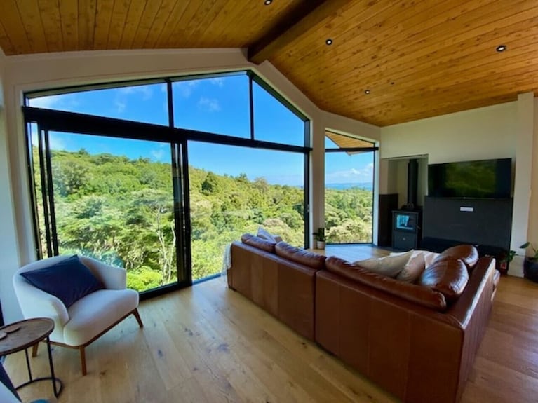Nestled In Nature3 Bedroomspa Poolsauna - Raglan