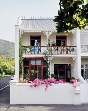 Apartamento, vista para o jardim | Detalhe da fachada
