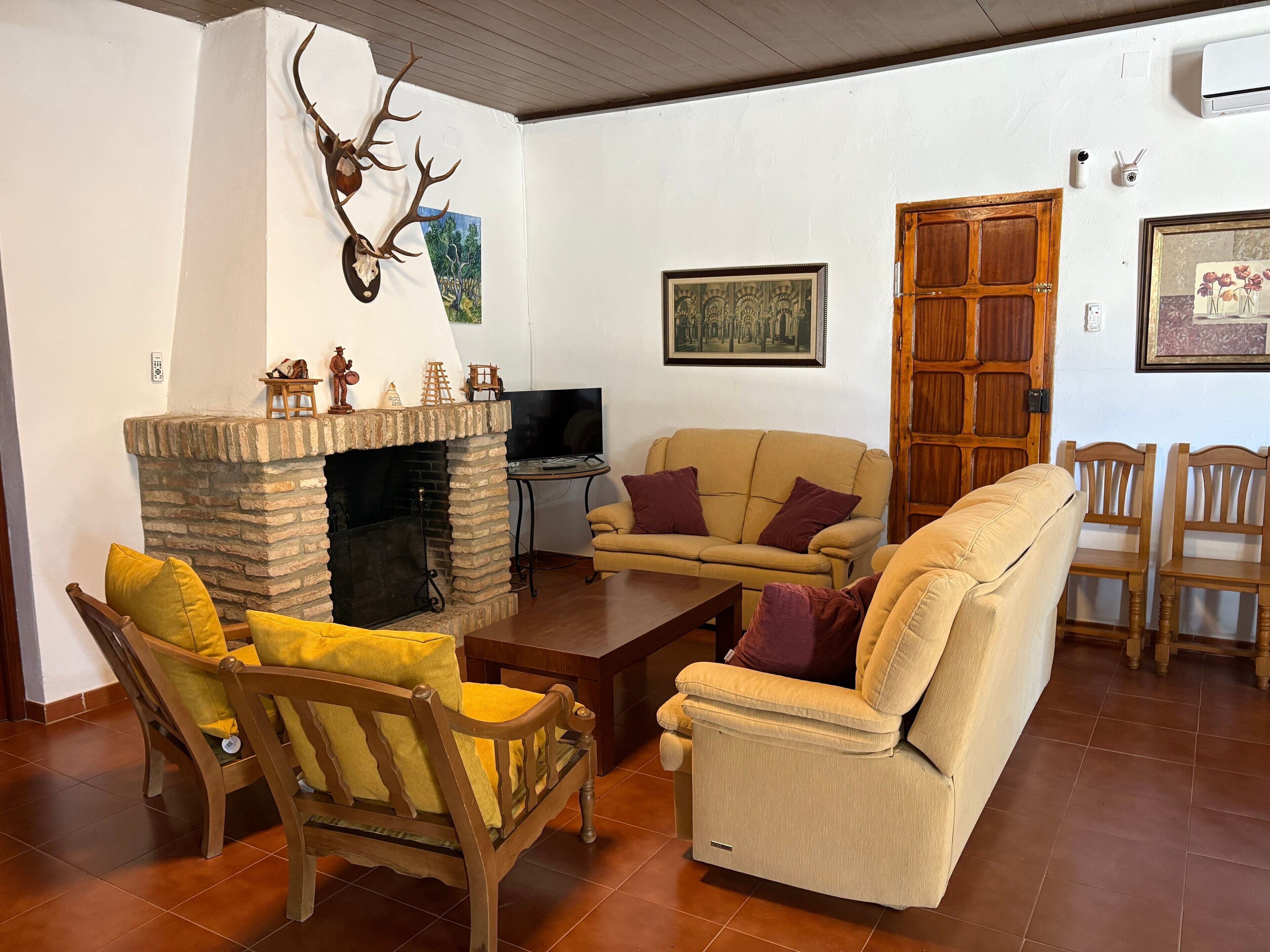 Casa Rural 'Rural La Armona' Con Jardín Privado, Wi-fi Y Aire Acondicionado - La Carlota
