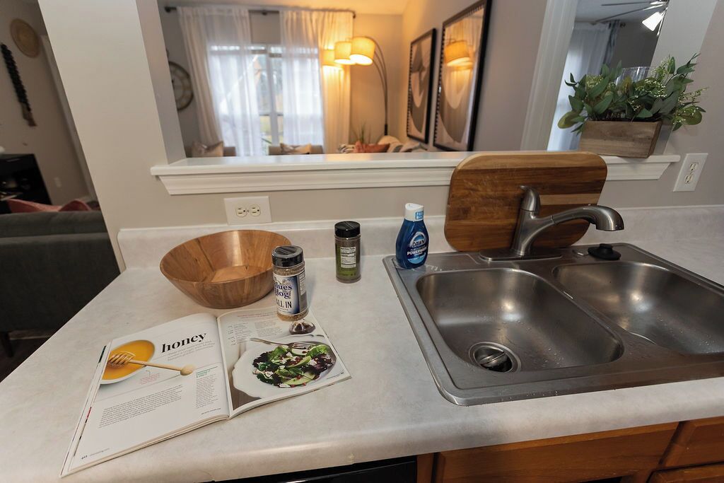 Charming Master Bedroom In A 3 Bedroom 2 Bath House - Northlake - Charlotte
