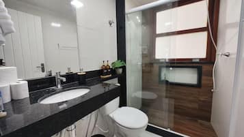 Loft, Vista para a cidade | Casa de banho