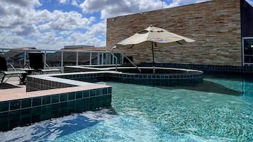 Piscina externa