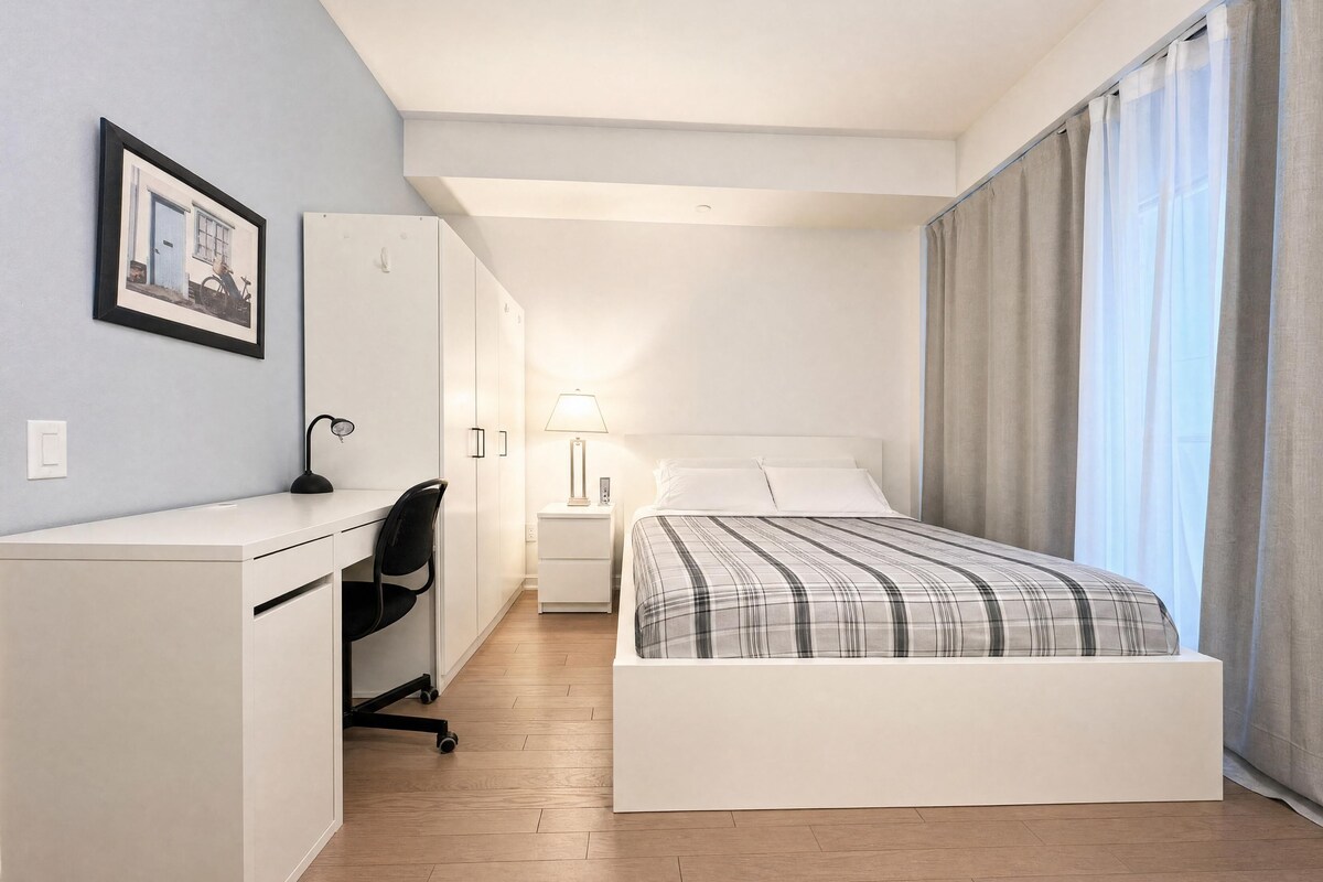 Suite Standard, 1 cama queen-size e sofá-cama, casa de banho privativa, Vista para a cidade | Cortinas/cortinados opacos, ferro/tábua de engomar, Wi-fi grátis 