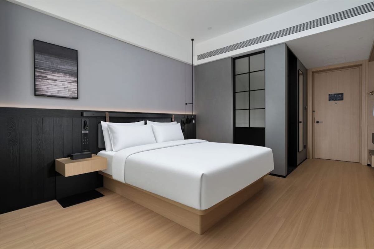 Quarto Individual de Luxo, Vista para a cidade | Roupa de alta qualidade, camas de colchão viscoelástico, minibar 
