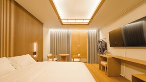 Quarto casal com design assinado | Wi-Fi de cortesia