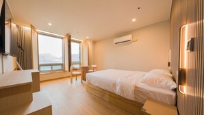 Quarto casal superior, vista para a cidade | Wi-Fi de cortesia
