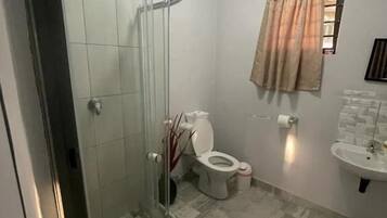 Apartamento, sacada | Banheiro