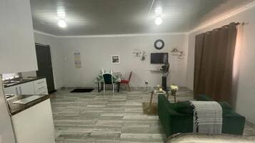 Apartamento, sacada | Área de estar