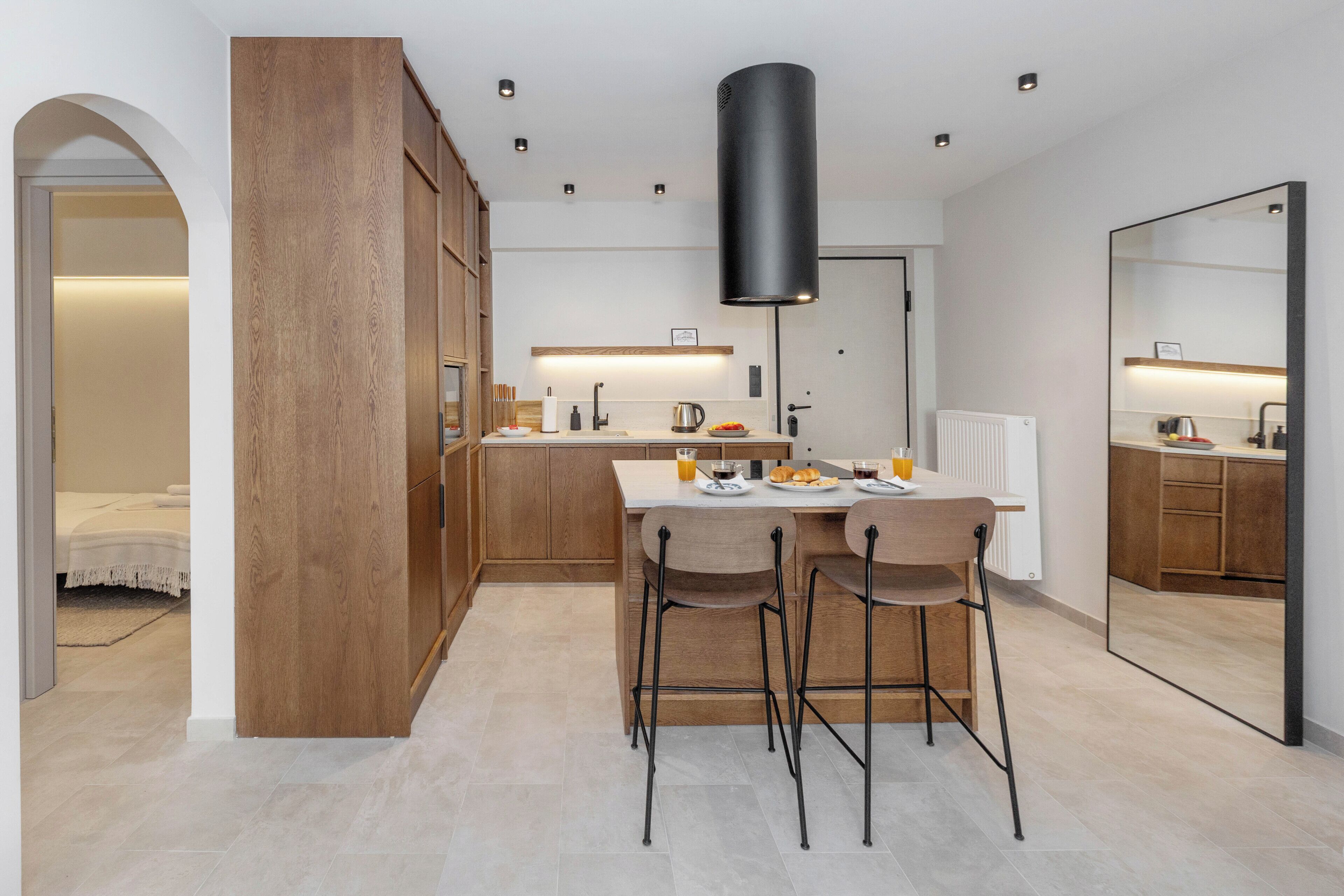 Apartamento superior, sacada, vista para o jardim | Opções para refeição