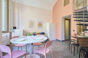 Apartamento (1 Bedroom) | Sala de jantar