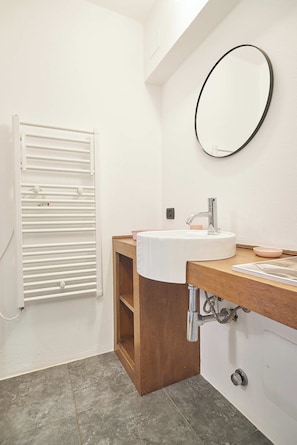 Apartamento (1 Bedroom) | Banheiro | Chuveiro, bidê