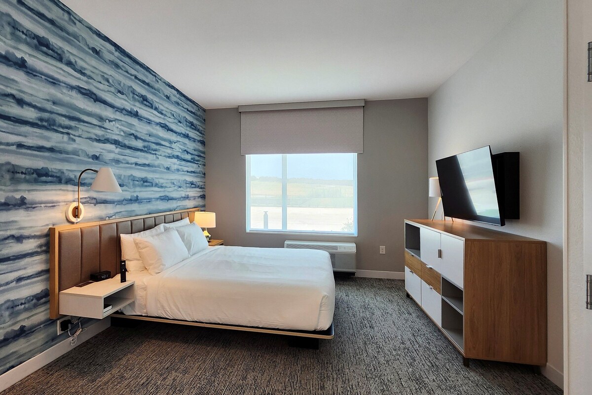 Suite, 1 quarto | Roupa de alta qualidade, camas de colchão pillowtop, secretária 
