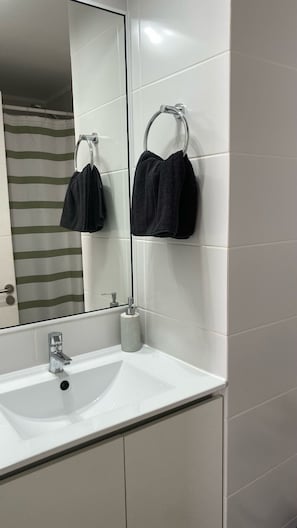 Apartamento básico | Banheiro