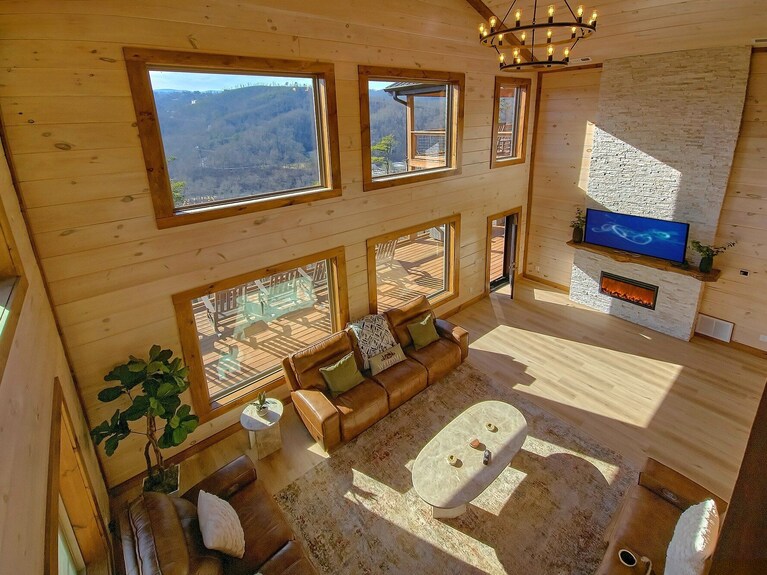 Smoky Mountain Getaway Vacation Home - Gatlinburg, TN