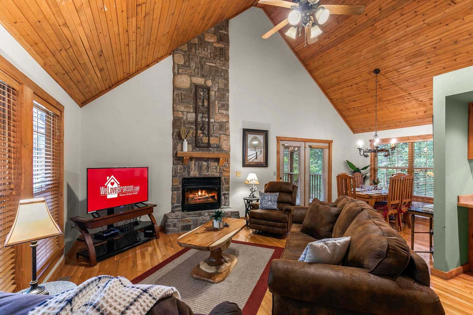Private Lodges Near Silver Dollar City, Private Lake And Fishing, Beautiful Pool - Rockaway Beach, MO