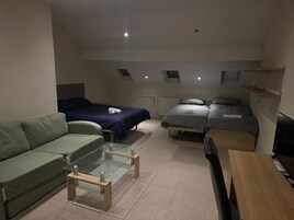 Quarto Duplo Superior | Secretária, secretária adequada para computadores portáteis 