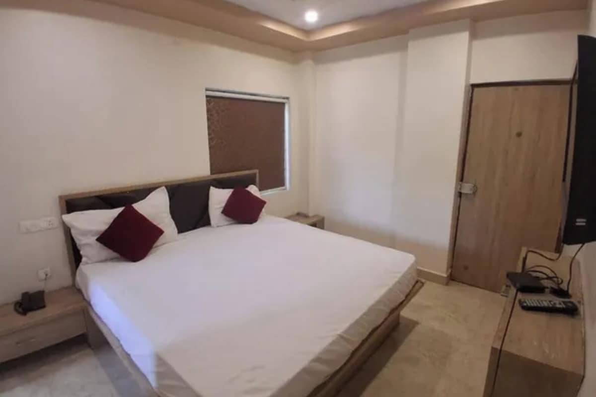 Quarto Deluxe | Lençóis de algodão egípcio, roupa de alta qualidade, cofre no quarto 