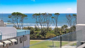 Apartamento Familiar, 2 quartos, vista para o oceano | Vista para a praia ou o mar