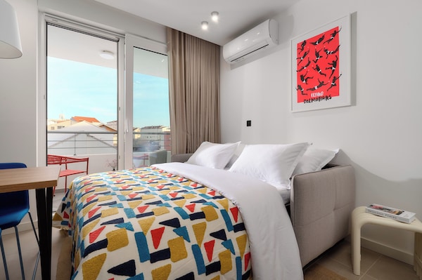 Urban Nook - Design Suites - Split