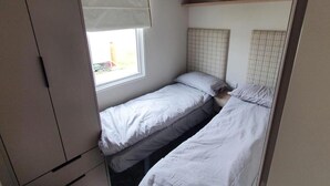 3 quartos, Wi-fi grátis, roupa de cama fornecida 