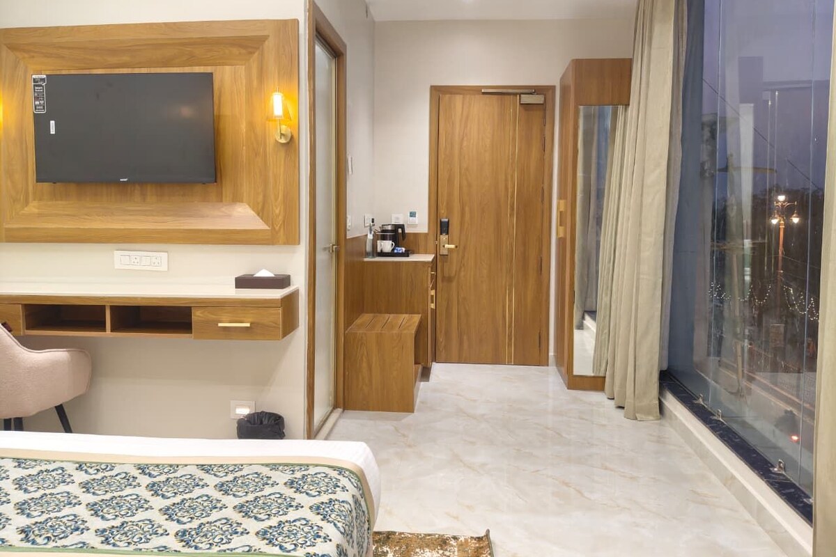 Quarto Premium, Vista para a cidade | Minibar, Wi-fi grátis, roupa de cama fornecida 