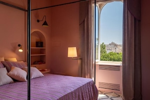 Quarto Duplo, 1 cama king-size, casa de banho privativa, vista para o jardim | Cortinas/cortinados opacos, Wi-fi grátis