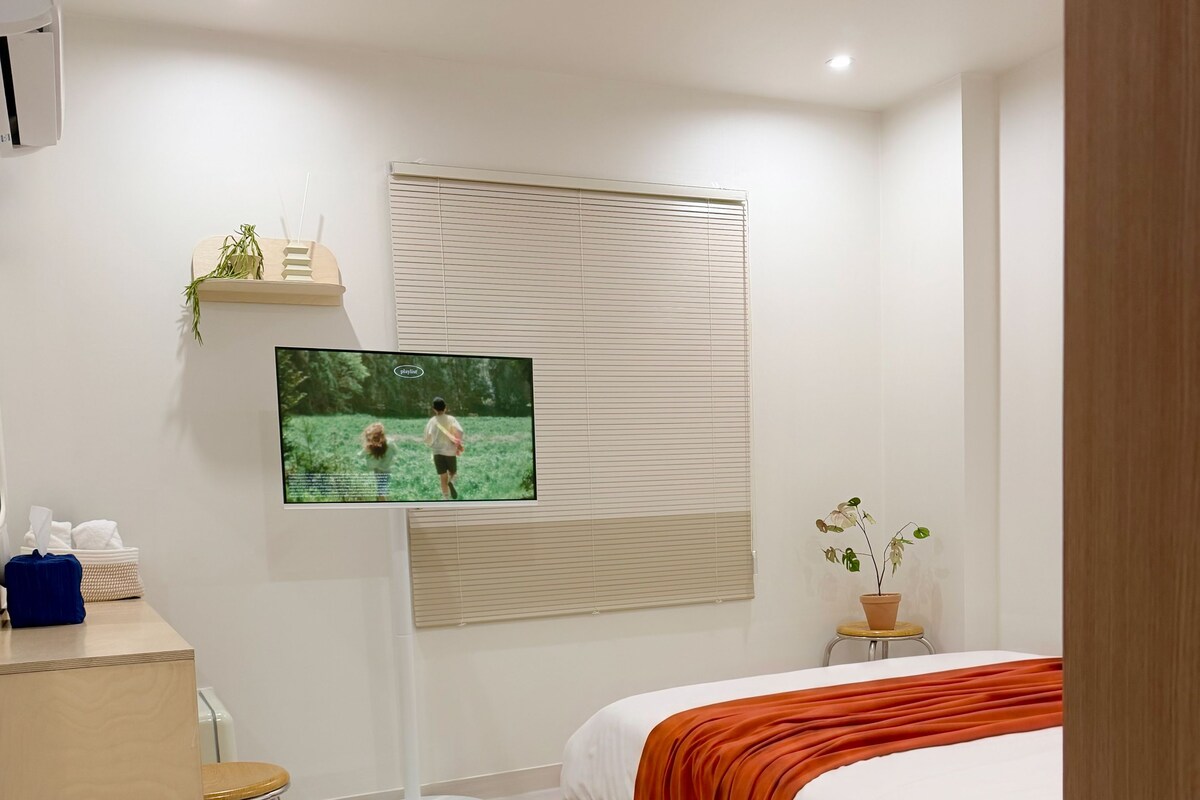Quarto casal econômico, vista para a cidade | Roupas de cama antialérgicas, frigobar (abastecido com itens grátis)