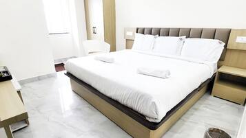 Quarto Clássico com Cama de Casal