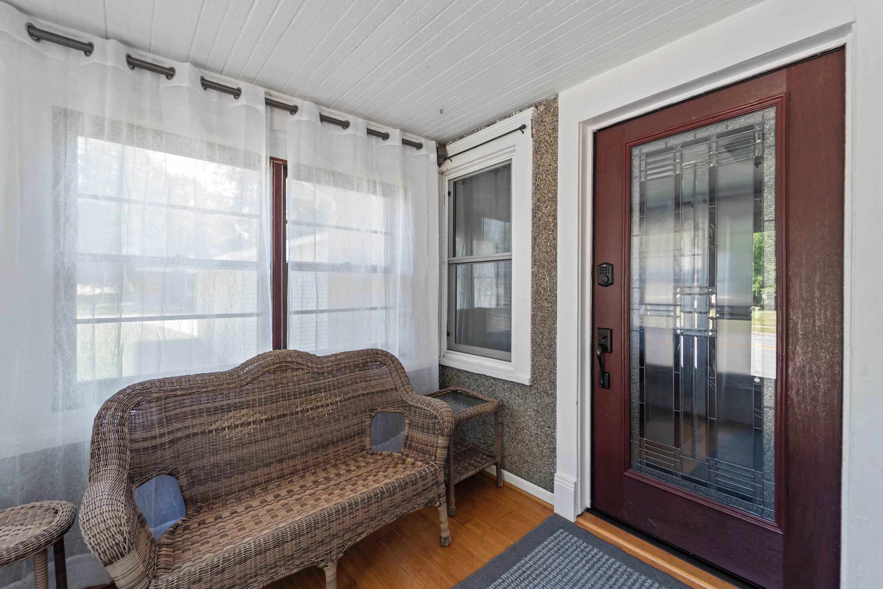 Sleeps 7,  2br-2ba | 5 Mins Walk To Isu - Iowa State University, Ames
