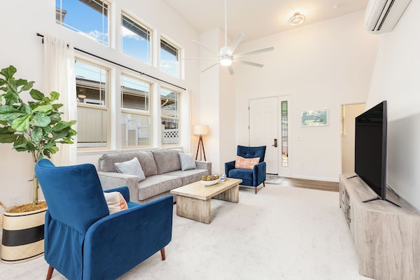 Ocean View Home Near The Beach And The Golf Course In Secure Gated Community - O‘ahu, HI