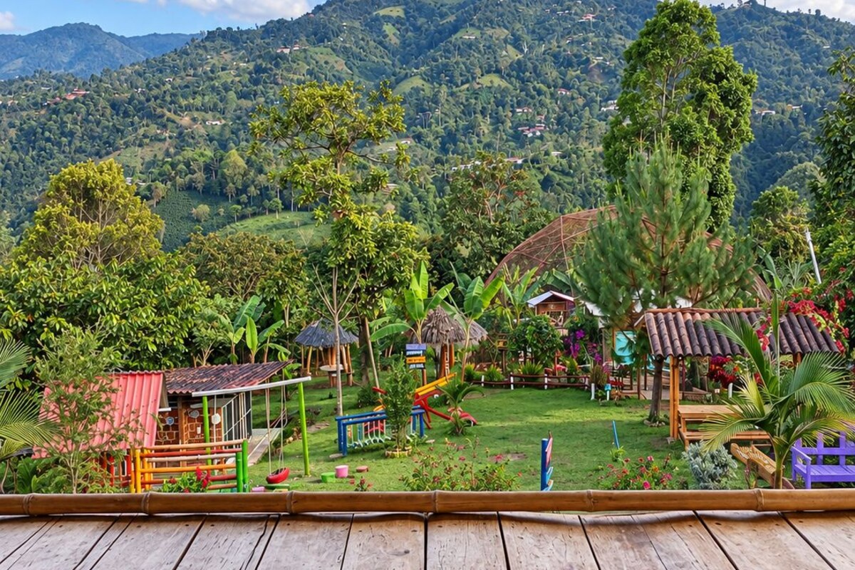 Quarto quádruplo família, vista para o jardim | Terraço/pátio