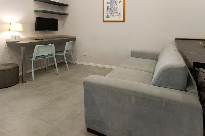 Camera Deluxe Con Balcone, Wi-fi E Aria Condizionata - Napoli