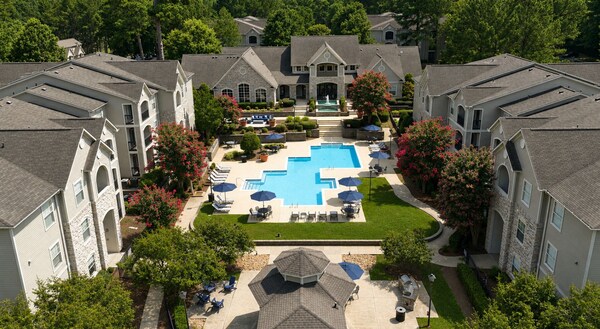 Landing Amazing 3bd In Patterson Place - Hillsborough, NC