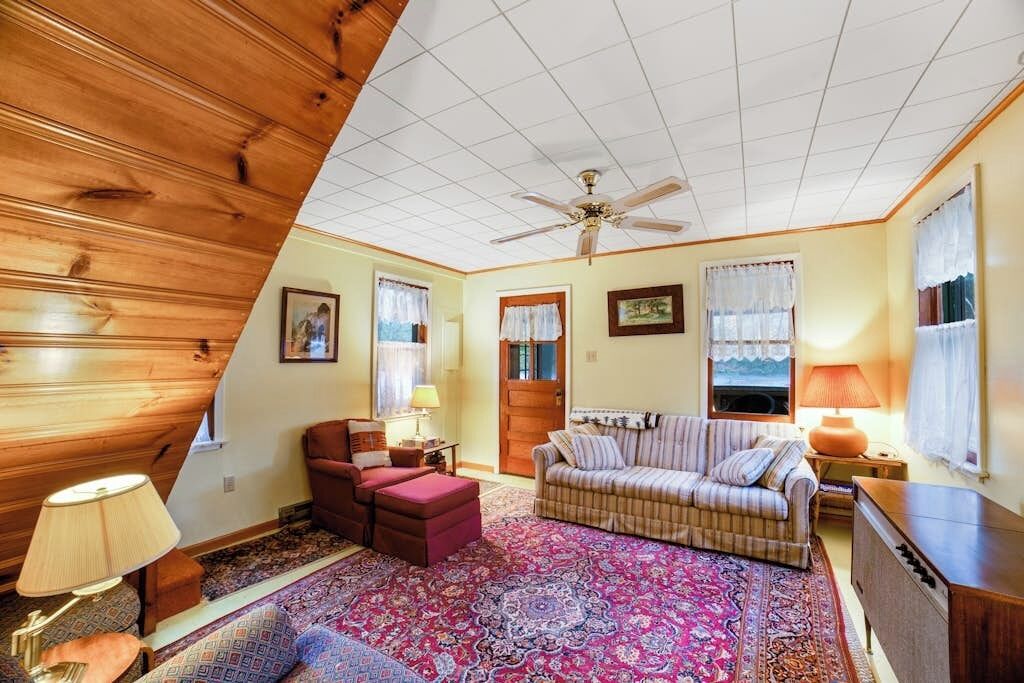 Classic 2br Riverfront Adirondacks - Deck - Adirondack, NY
