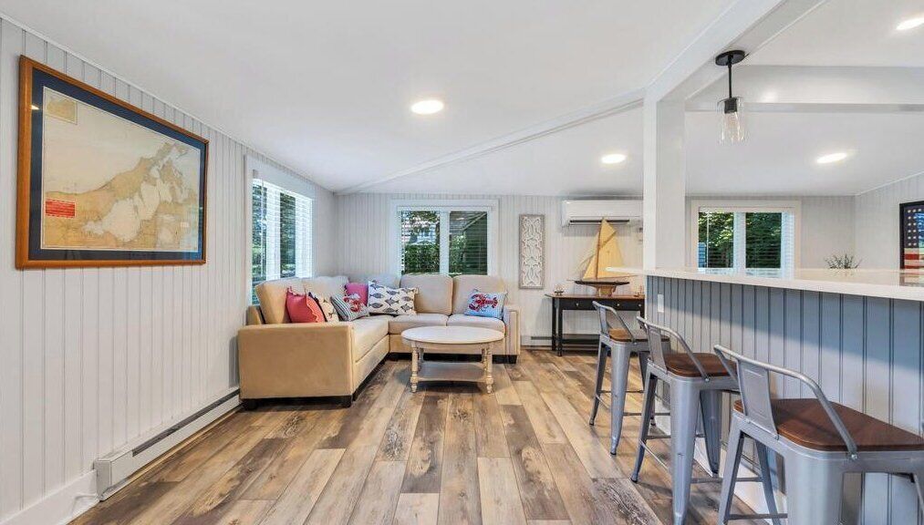 Charming Mattituck Retreat Near The Bay With Modern Updates - Riverhead, NY