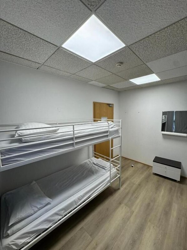 Astin Er Svarid Hostel - Islândia
