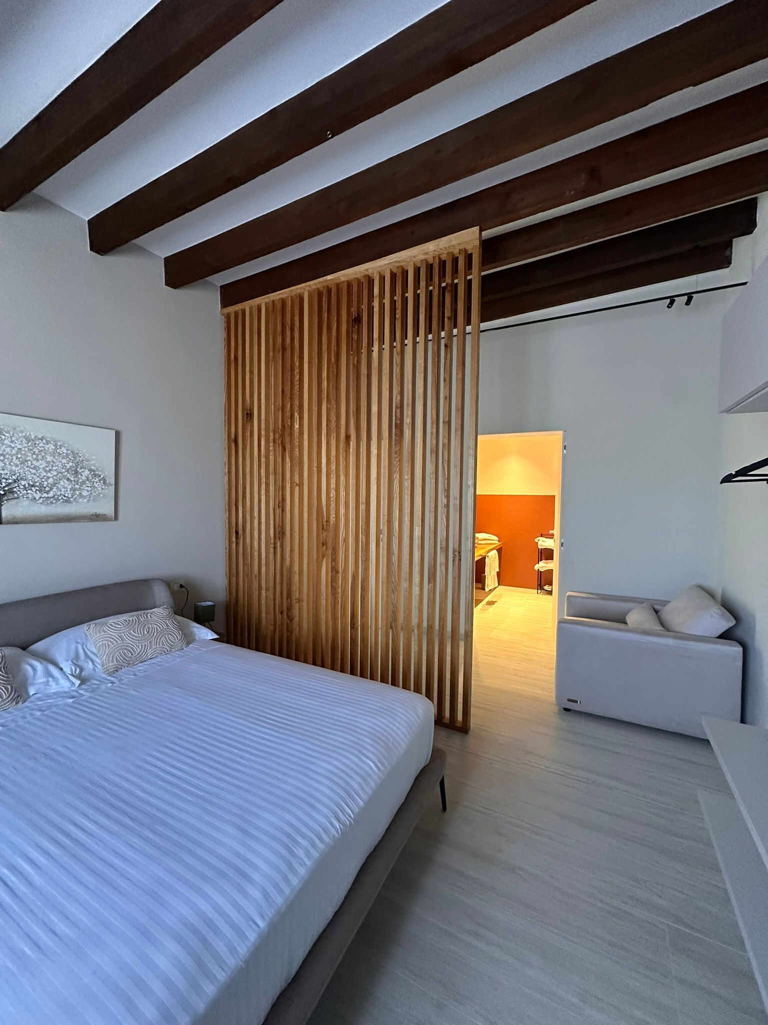 Quarto Duplo Deluxe, Vista para a cidade | Cofre no quarto, secretária 