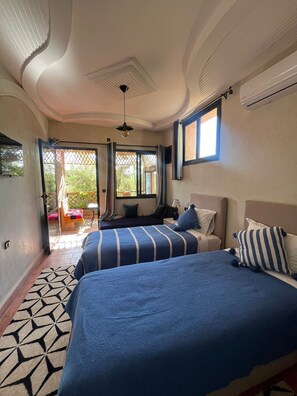 Quarto casal ou duplo, vista para o jardim